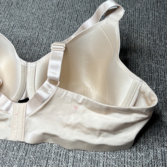 Vanity Fair | Intimates & Sleepwear | Vanity Fair Full Figure Nude Bra ...